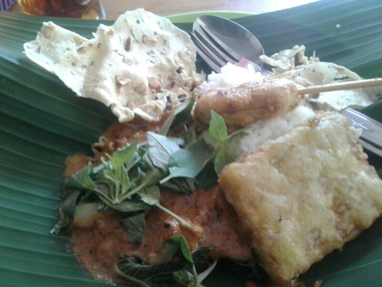 Menikmati Sego Pecel Karang Rejo Banjarbaru – MonitorBORNEO